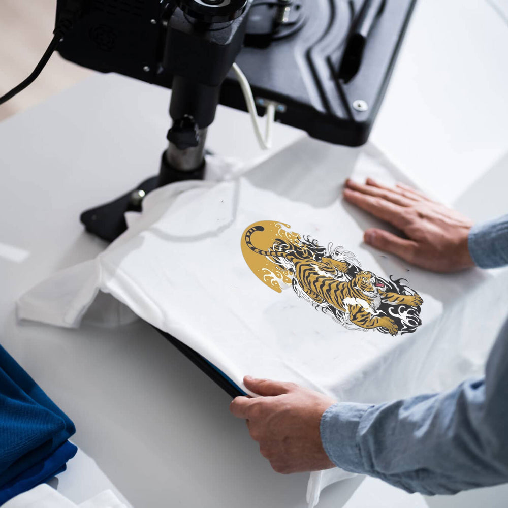 T Shirt with Tiger Logo | Tiger-Universe